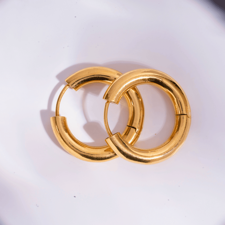 Lab Diamond & Moissanite Hoop & Huggie Earrings | Vai ra – Vai Ra